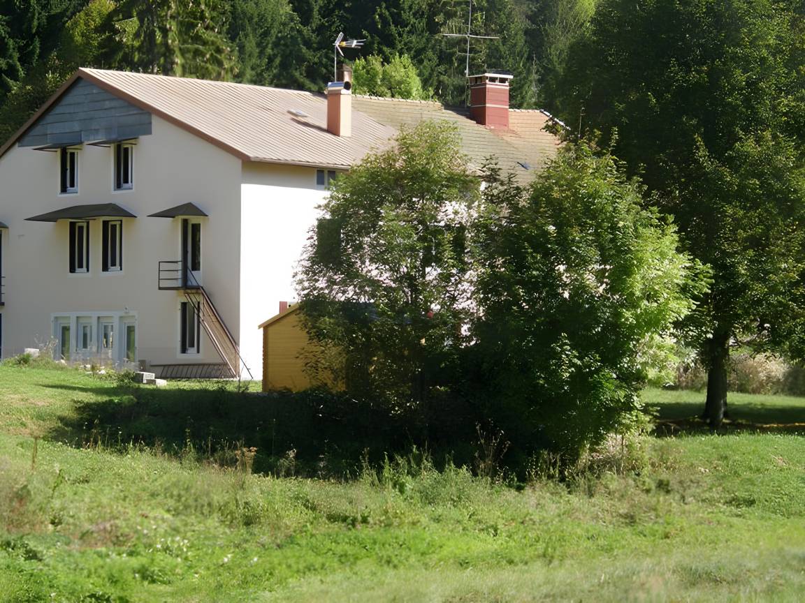 270 M² Maison De Vacances ∙ 8 Chambres ∙ 15 Personnes - Morez