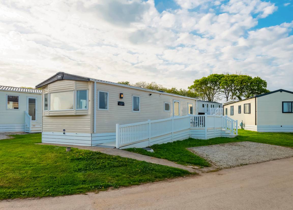 Caravan ∙ 2 Bedrooms ∙ 6 Guests - Cornwall