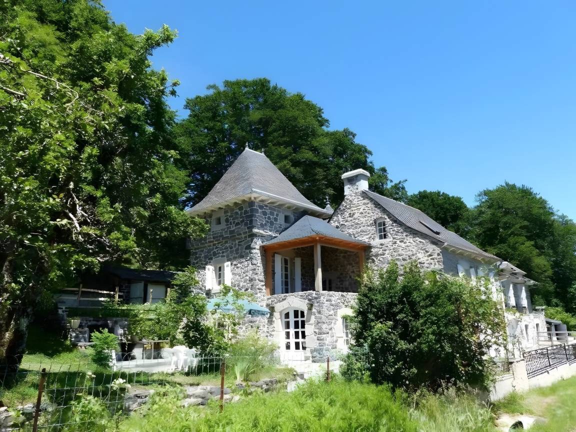 200 M² Maison De Vacances ∙ 4 Chambres ∙ 15 Personnes - Laguiole