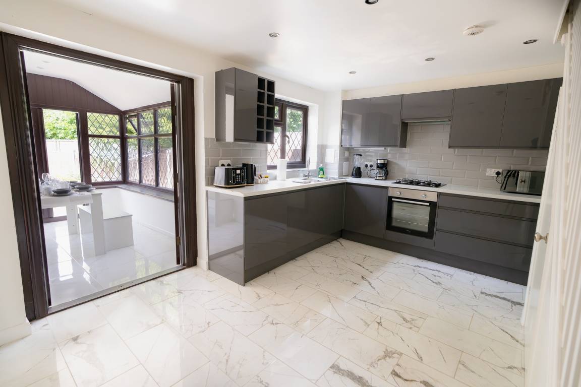 190 M² House ∙ 3 Bedrooms ∙ 7 Guests - Gillingham