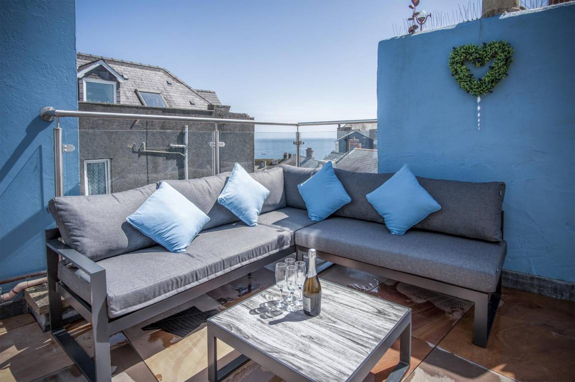 51 M² Apartment ∙ 2 Bedrooms ∙ 4 Guests - Tenby