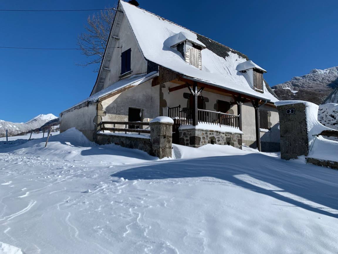 100 M² Maison De Vacances ∙ 3 Chambres ∙ 8 Personnes - Vic-sur-Cère