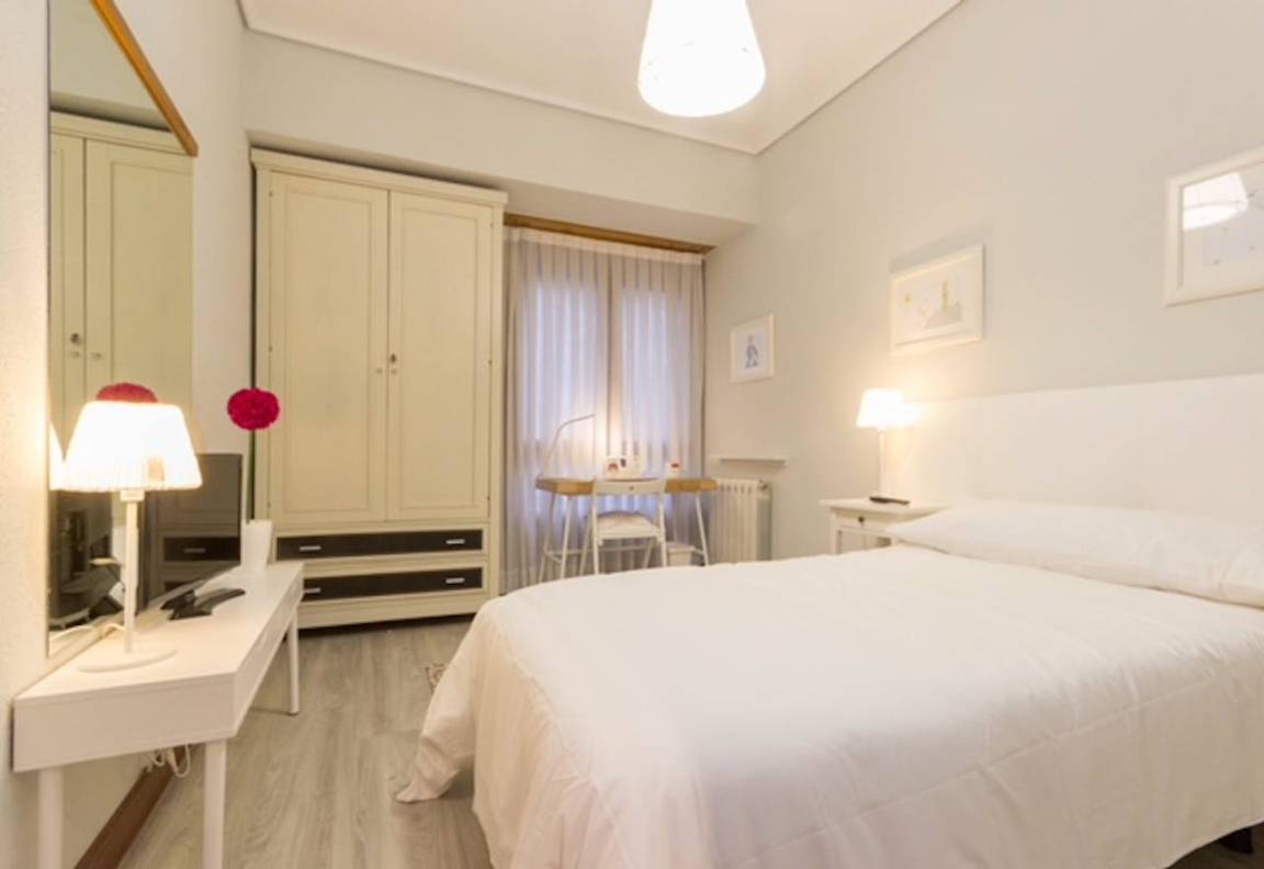 150 M² Habitación Privada ∙ 1 Habitación ∙ 1 Huésped - Bilbao