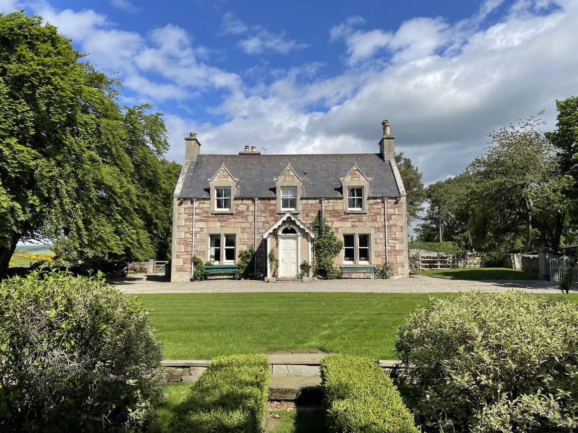 Cottage ∙ 2 Bedrooms ∙ 4 Guests - Dornoch
