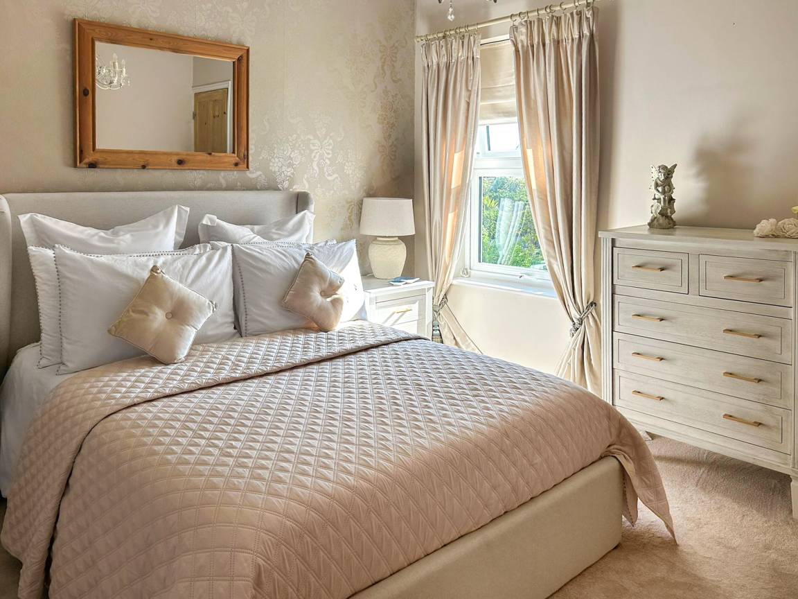 Cottage ∙ 2 Bedrooms ∙ 4 Guests - Essex