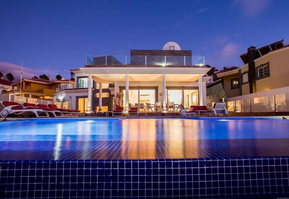 625 M² Villa ∙ 4 Bedrooms ∙ 8 Guests - Costa Adeje