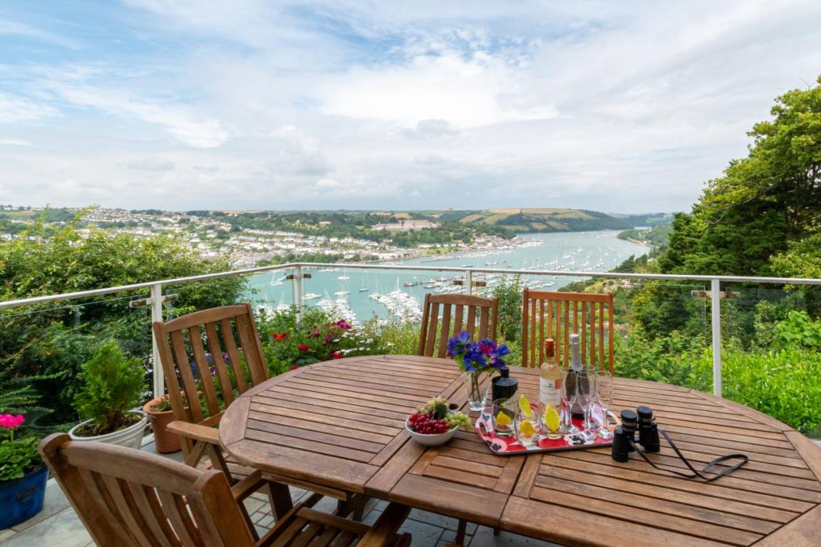 Cottage ∙ 3 Bedrooms ∙ 9 Guests - Brixham