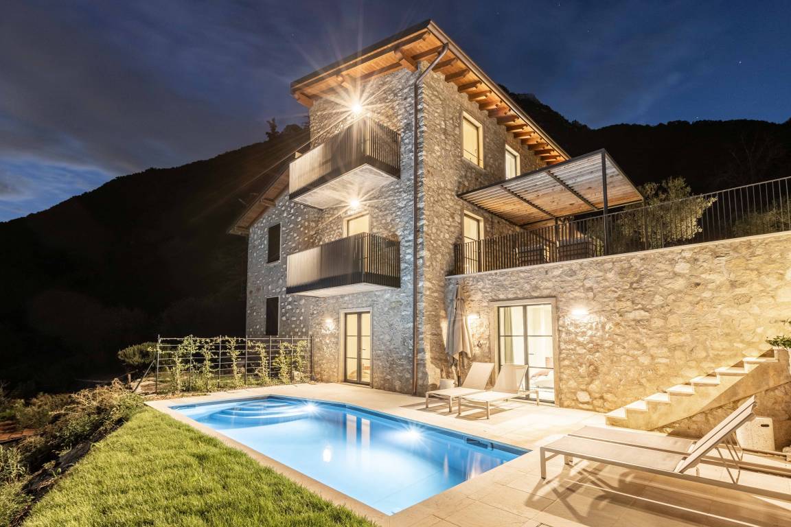 160 M² Villa ∙ 3 Bedrooms ∙ 5 Guests - Garda
