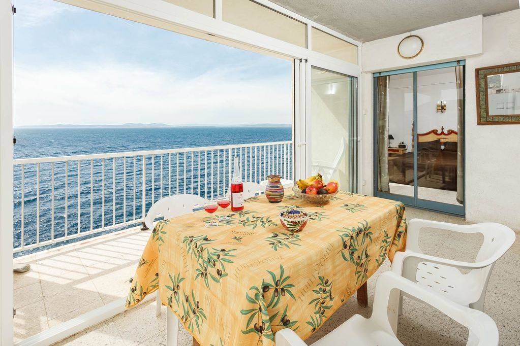 100 M² Apartment ∙ 3 Bedrooms ∙ 7 Guests - Cadaqués