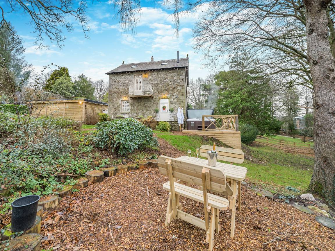 Cottage ∙ 2 Bedrooms ∙ 4 Guests - Kirkby Lonsdale