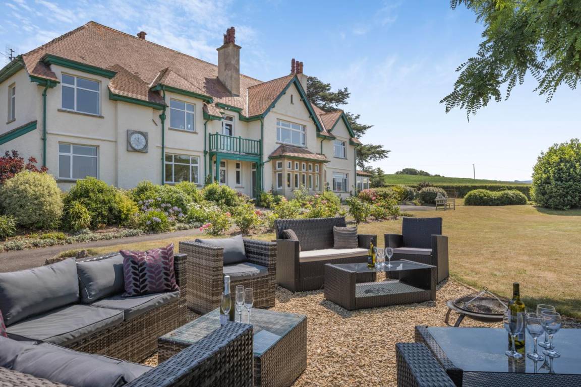 Cottage ∙ 5 Bedrooms ∙ 10 Guests - Watchet