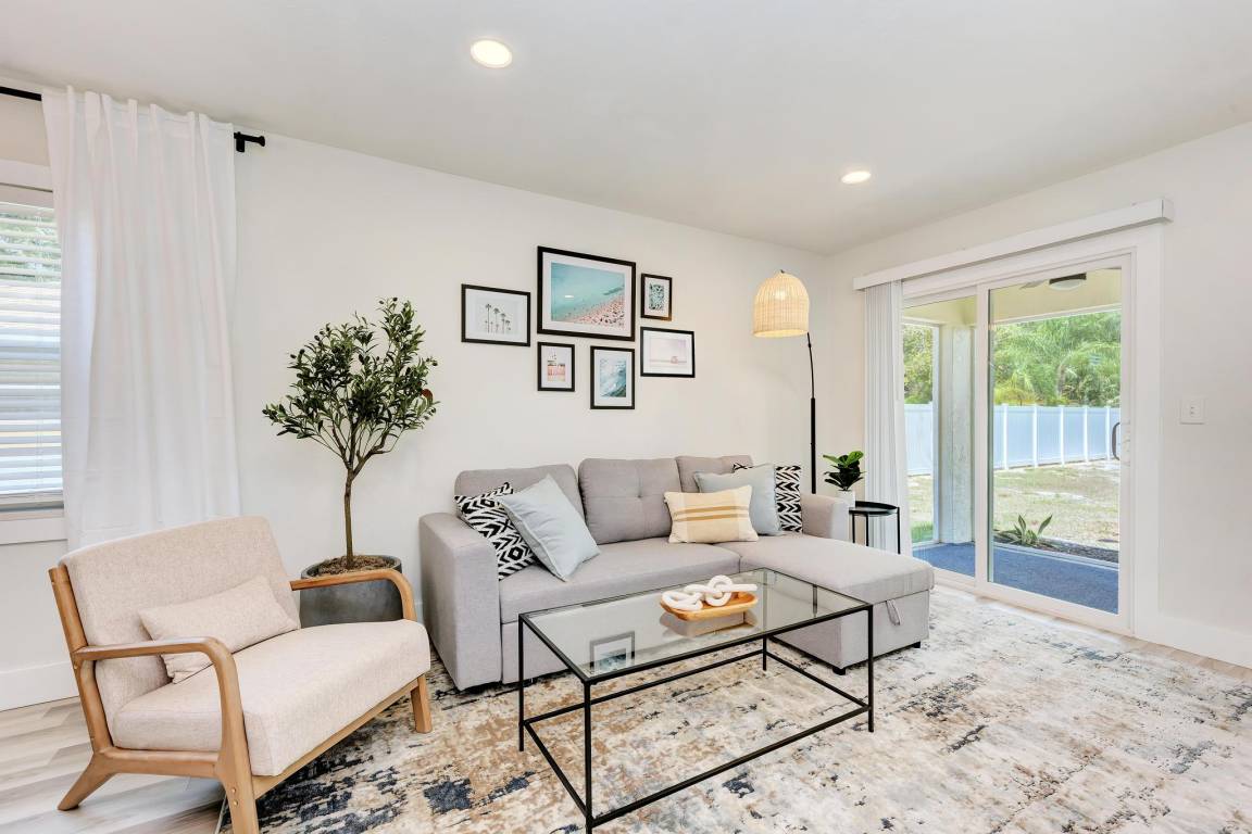 88 M² House ∙ 2 Bedrooms ∙ 6 Guests - Venice Beach, FL