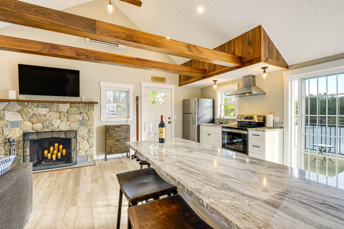 61 M² House ∙ 2 Bedrooms ∙ 5 Guests - Lake Monomonac