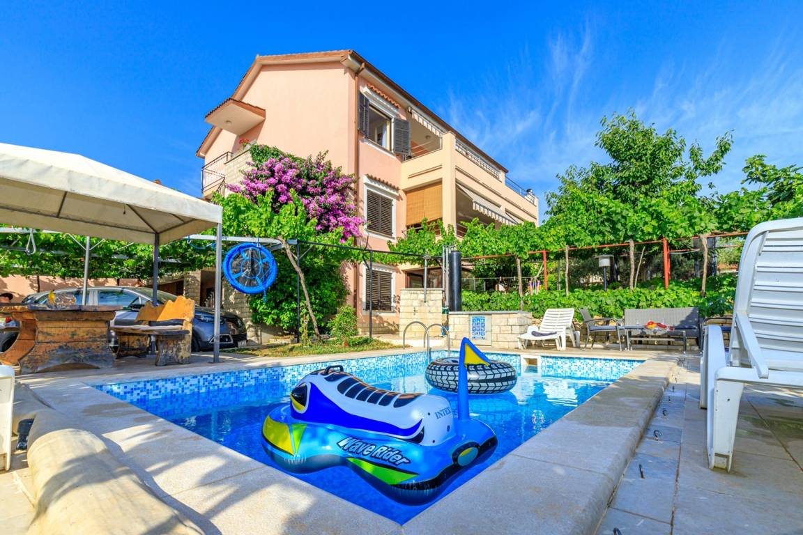 110 M² Ferienwohnung ∙ 3 Schlafzimmer ∙ 8 Gäste - Fažana