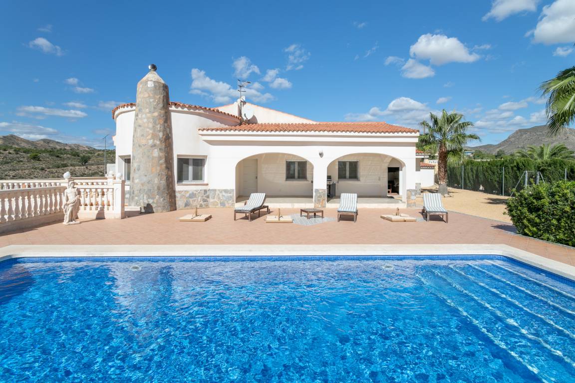 150 M² Villa ∙ 3 Habitaciones ∙ 6 Huéspedes - Alicante