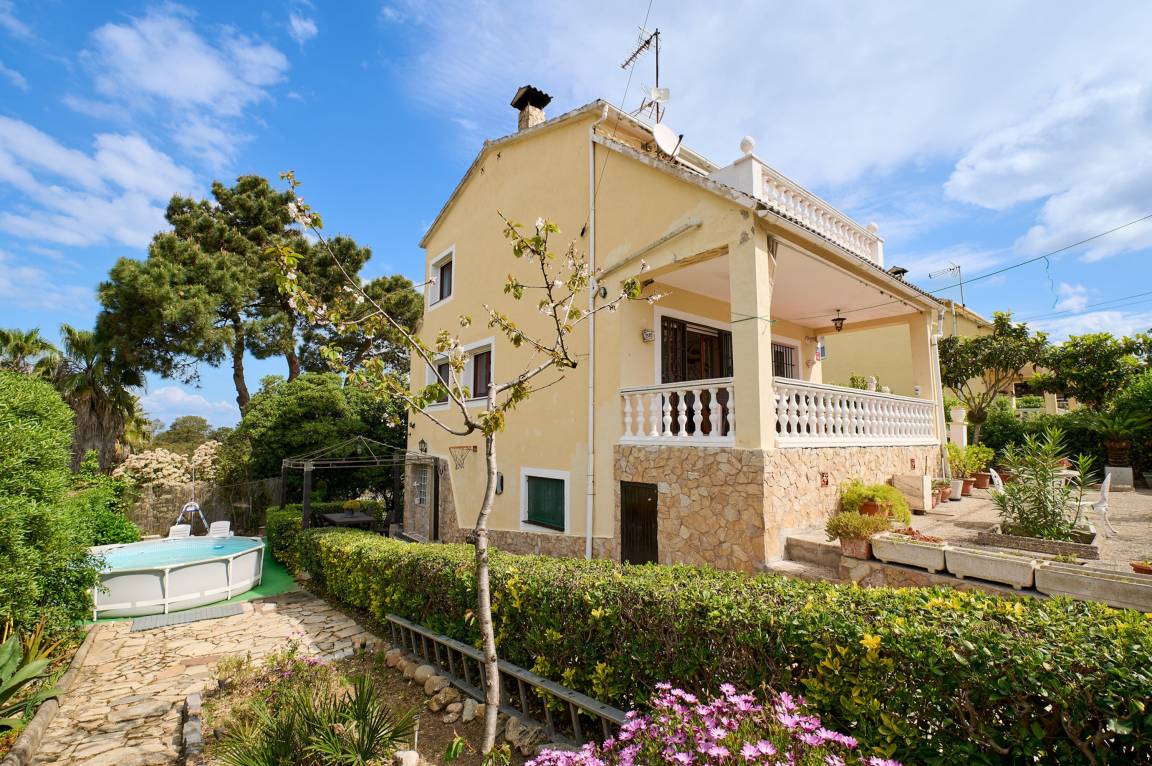 130 M² Villa ∙ 4 Chambres ∙ 8 Personnes - Lloret de Mar