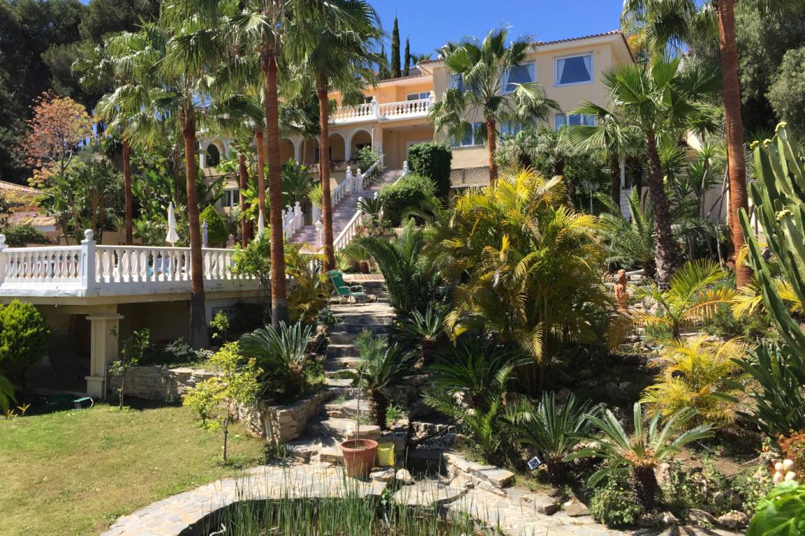 Villa ∙ 8 Habitaciones ∙ 15 Huéspedes - Torremolinos