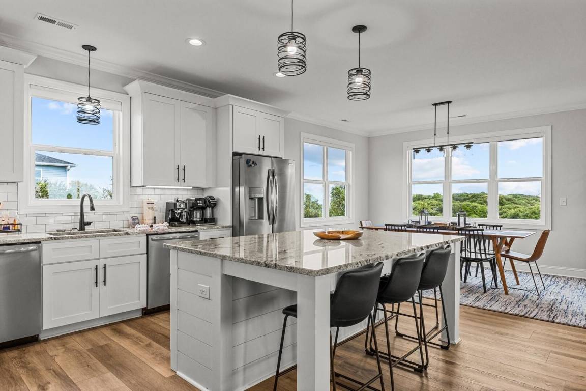 292 M² House ∙ 4 Bedrooms ∙ 8 Guests - Emerald Isle, NC