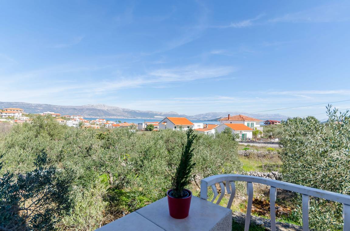 50 M² Ferienwohnung ∙ 2 Schlafzimmer ∙ 5 Gäste - Arbanija