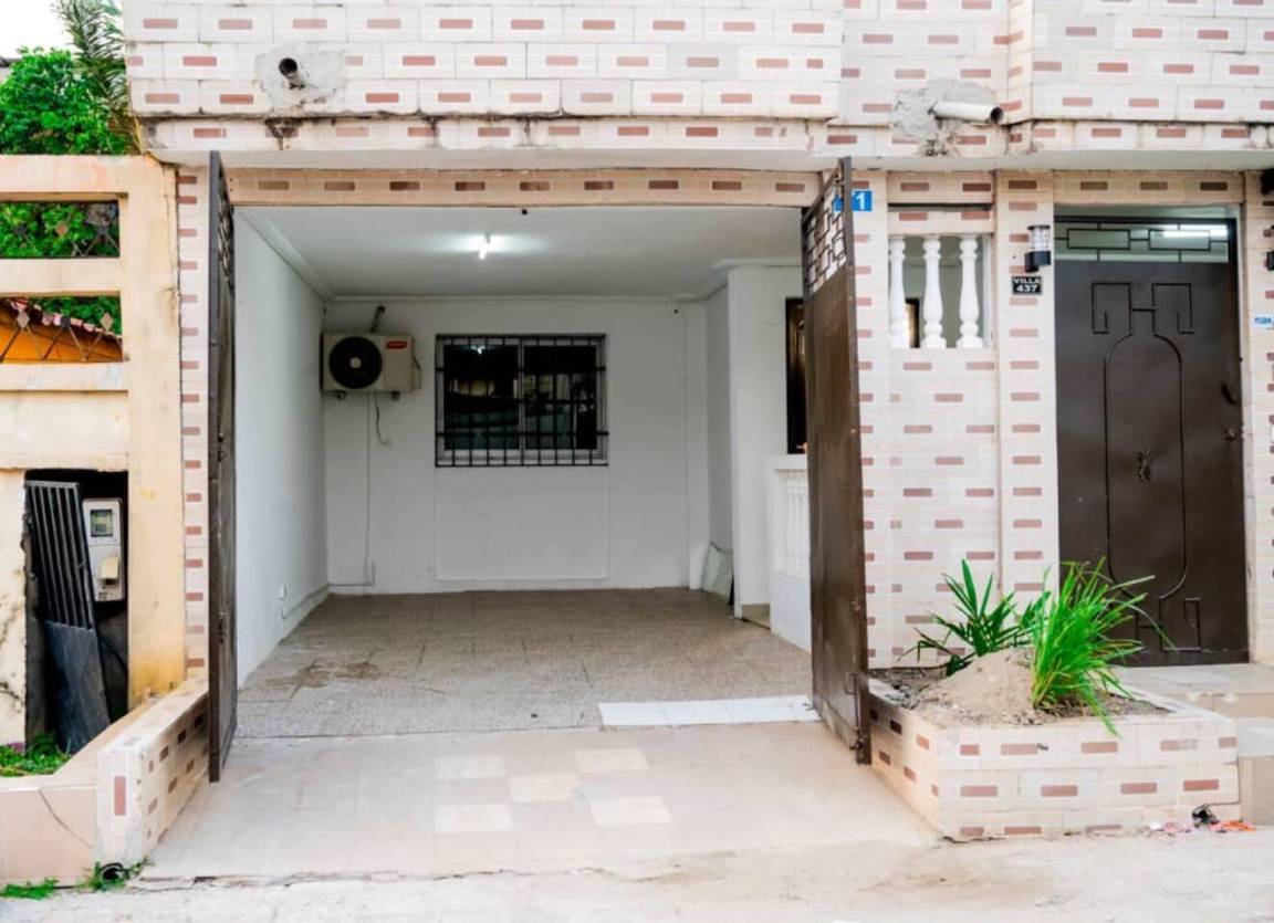 125 M² Villa ∙ 4 Bedrooms ∙ 8 Guests - Abidjan