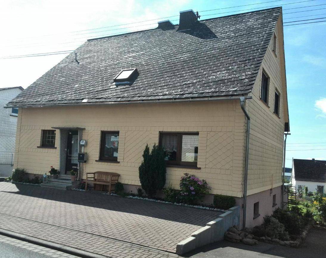 85 M² Ferienwohnung ∙ 3 Schlafzimmer ∙ 5 Gäste - Burbach