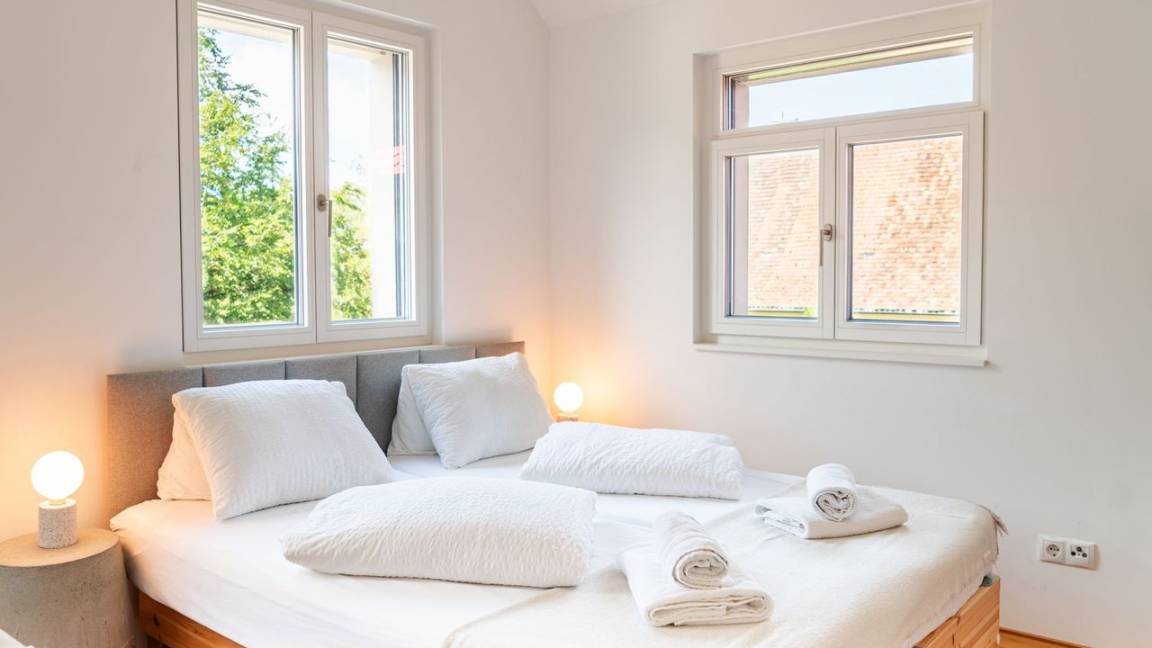 140 M² Apartment ∙ 3 Bedrooms ∙ 7 Guests - Bregenz
