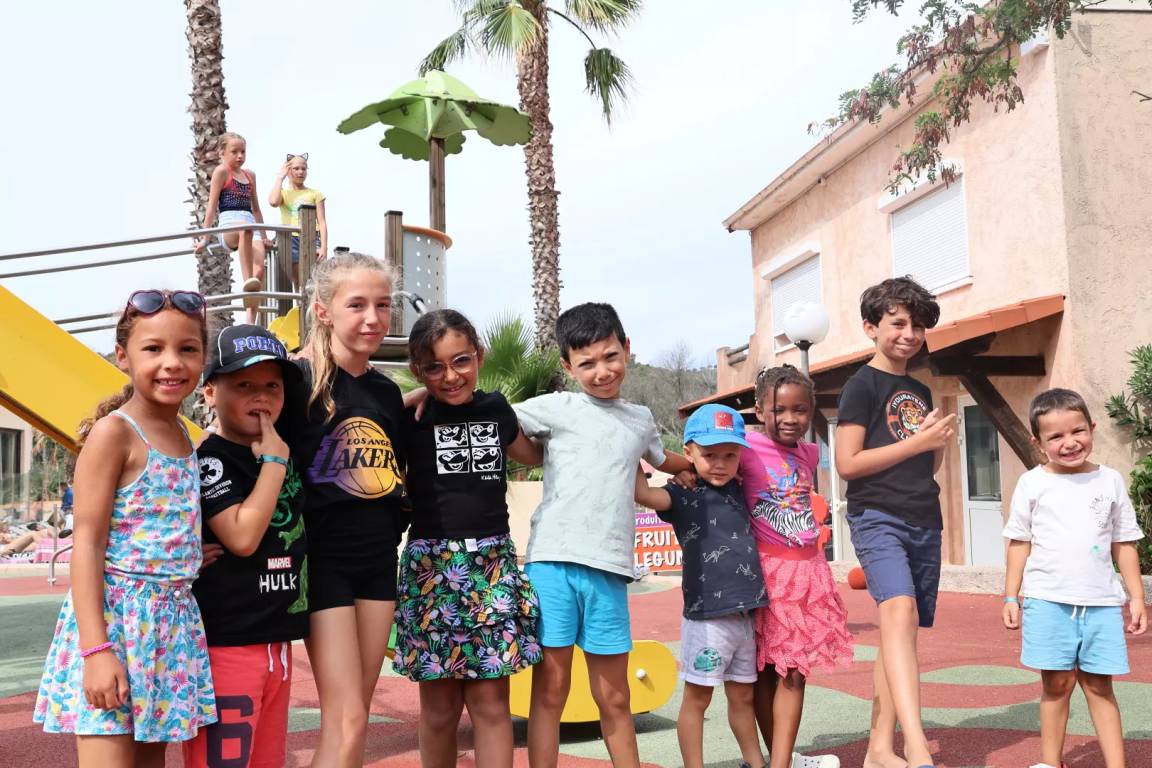 29 M² Asuntovaunu ∙ 2 Makuuhuonetta ∙ 4 Vierasta - Agay