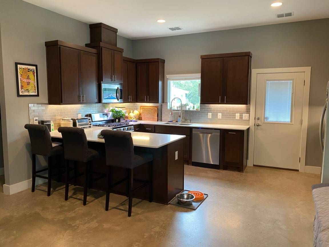 123 M² House ∙ 2 Bedrooms ∙ 4 Guests - Austin, TX