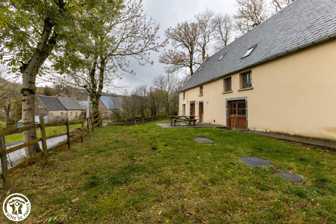 130 M² Gîte ∙ 4 Quartos ∙ 8 Hóspedes - Auvergne