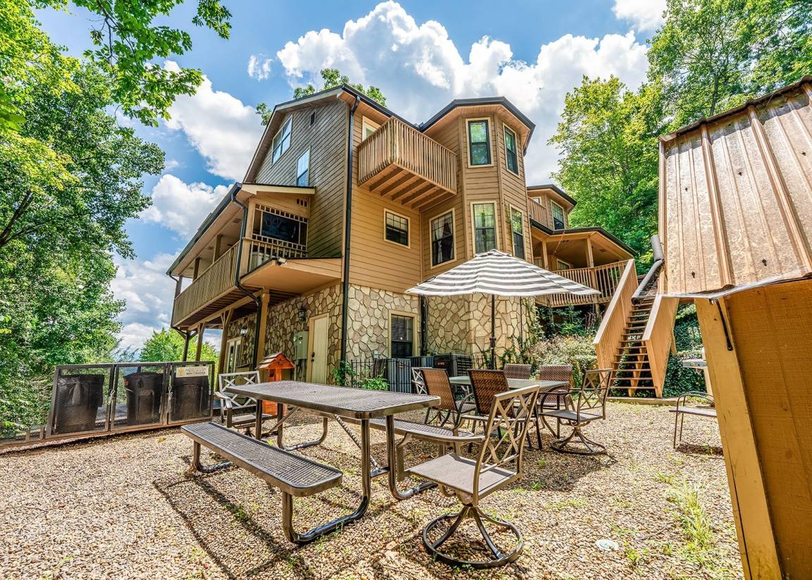 390 M² Cabin ∙ 5 Bedrooms ∙ 12 Guests - Gatlinburg, TN