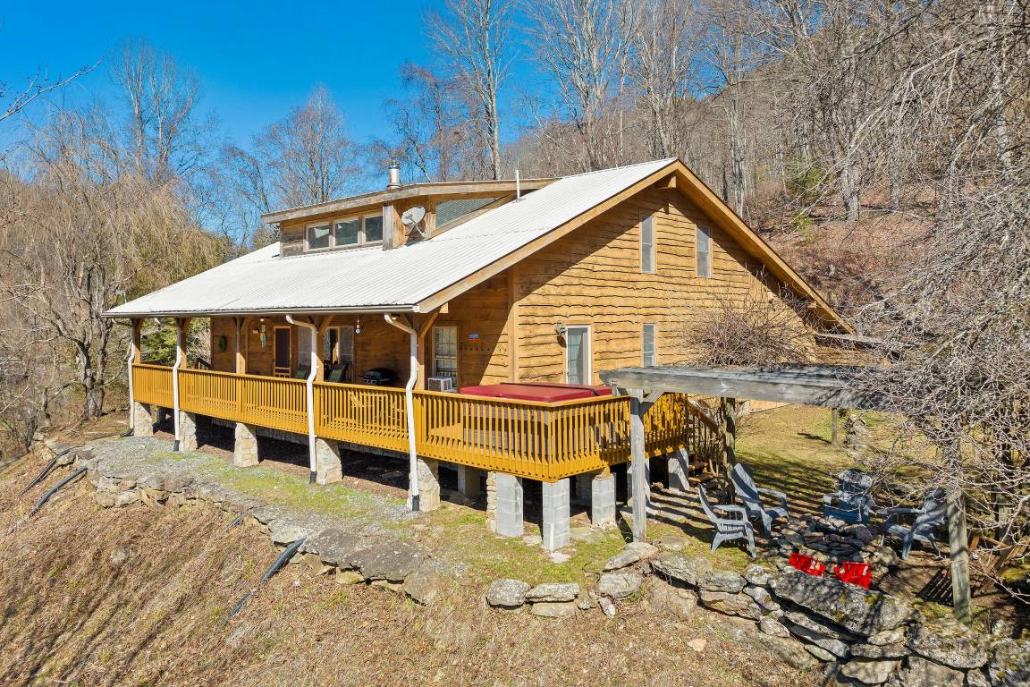 306 M² House ∙ 3 Bedrooms ∙ 8 Guests - Bryson City, NC