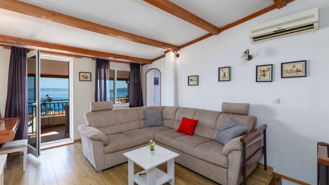 139 M² Ferienhaus ∙ 3 Schlafzimmer ∙ 6 Gäste - Makarska