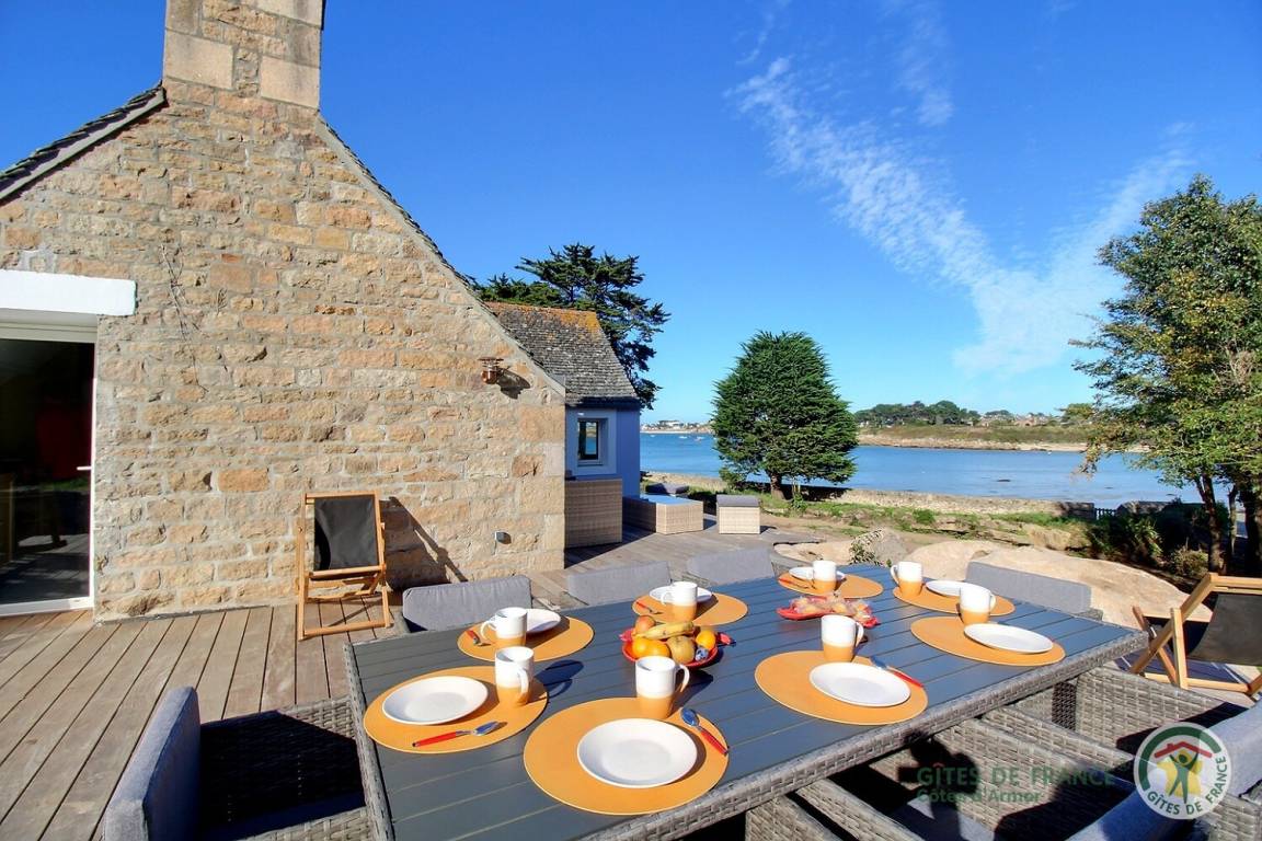 130 M² Gîte ∙ 5 Chambres ∙ 9 Personnes - Trégastel
