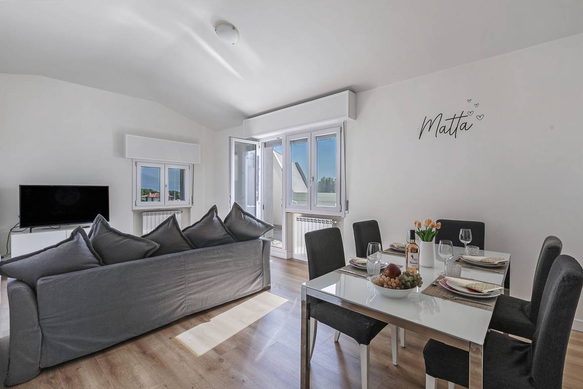 78 M² Appartamento Vacanza ∙ 2 Camere Da Letto ∙ 6 Ospiti - Sirmione