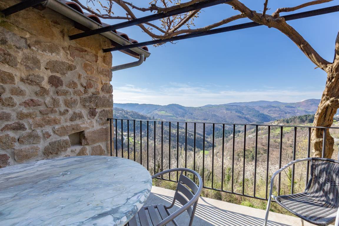 130 M² House ∙ 4 Bedrooms ∙ 10 Guests - Ardèche