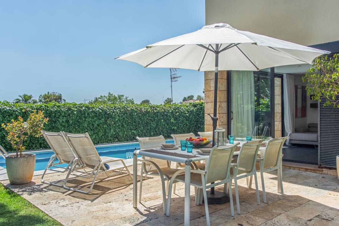 200 M² House ∙ 3 Bedrooms ∙ 5 Guests - Garraf