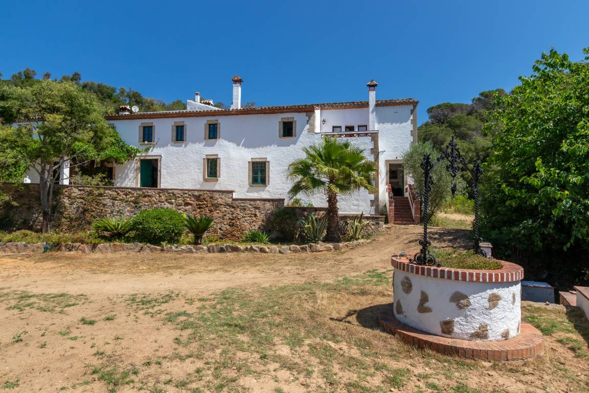 975 M² House ∙ 6 Bedrooms ∙ 15 Guests - Tossa de Mar