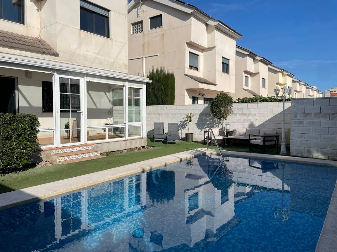 167 M² Huis ∙ 2 Slaapkamers ∙ 4 Gasten - Gandia