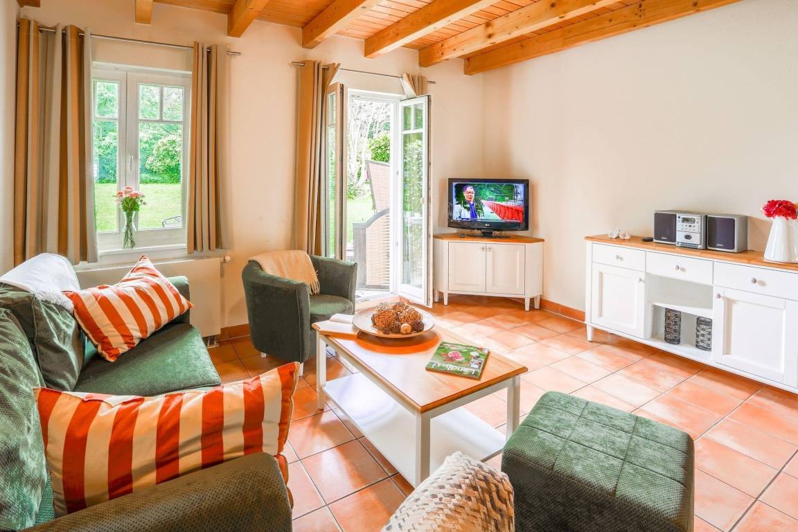 72 M² Ferienhaus ∙ 2 Schlafzimmer ∙ 6 Gäste - Nienhagen