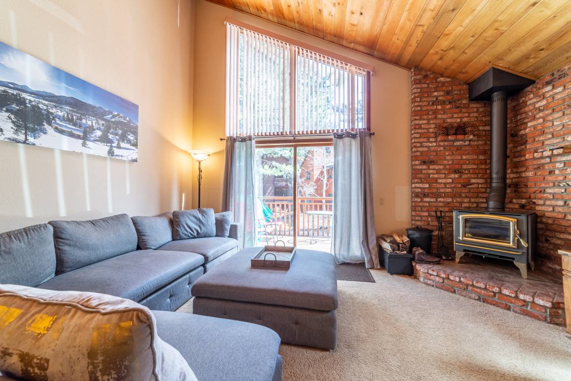 114 M² House ∙ 2 Bedrooms ∙ 6 Guests - Mammoth Lakes, CA