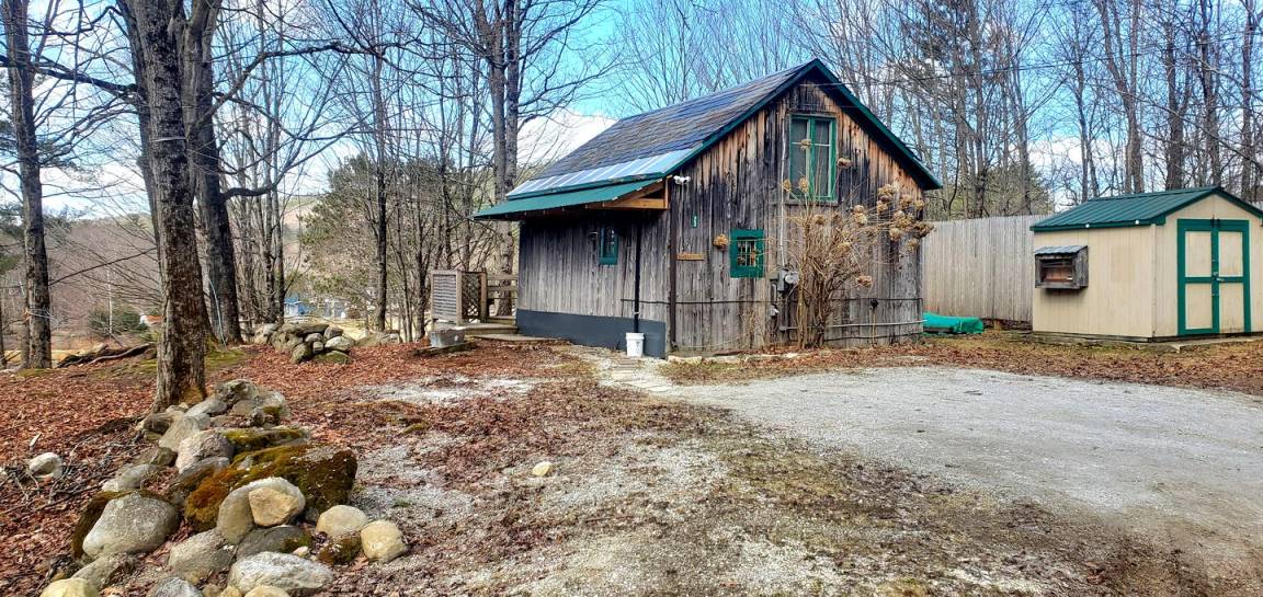House ∙ 2 Bedrooms ∙ 4 Guests - Rutland, VT