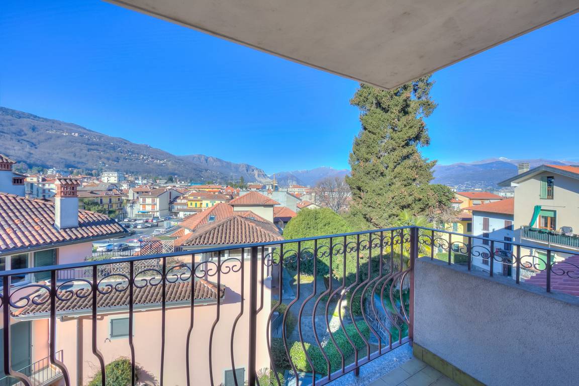 95 M² Apartamento ∙ 2 Quartos ∙ 4 Hóspedes - Stresa