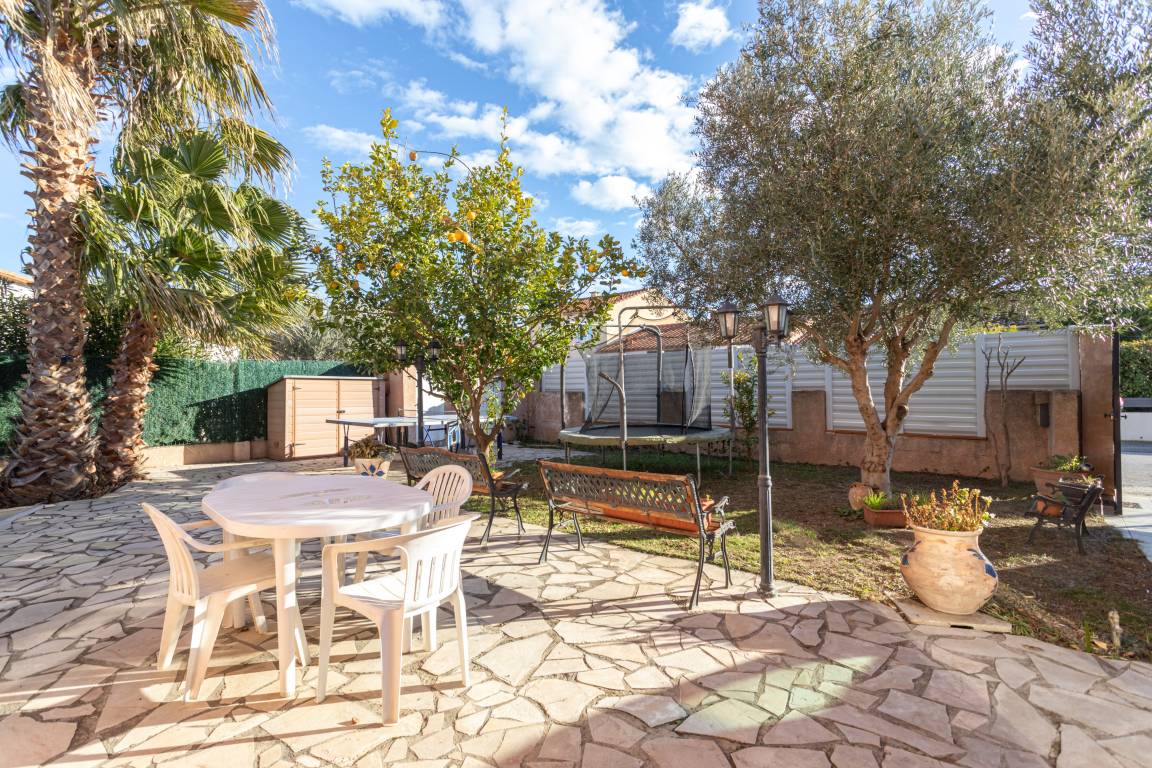 130 M² Villa ∙ 5 Bedrooms ∙ 10 Guests - Perpignan