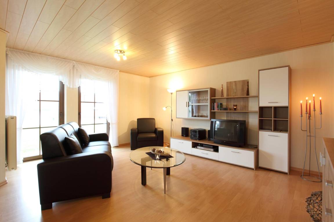 70 M² Ferienwohnung ∙ 1 Schlafzimmer ∙ 2 Gäste - Hillesheim
