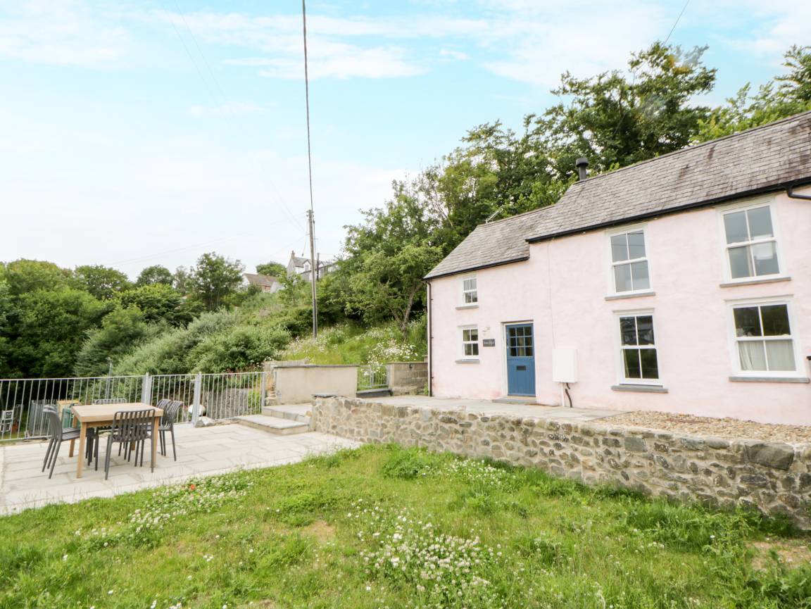 Cottage ∙ 2 Bedrooms ∙ 4 Guests - Aberporth