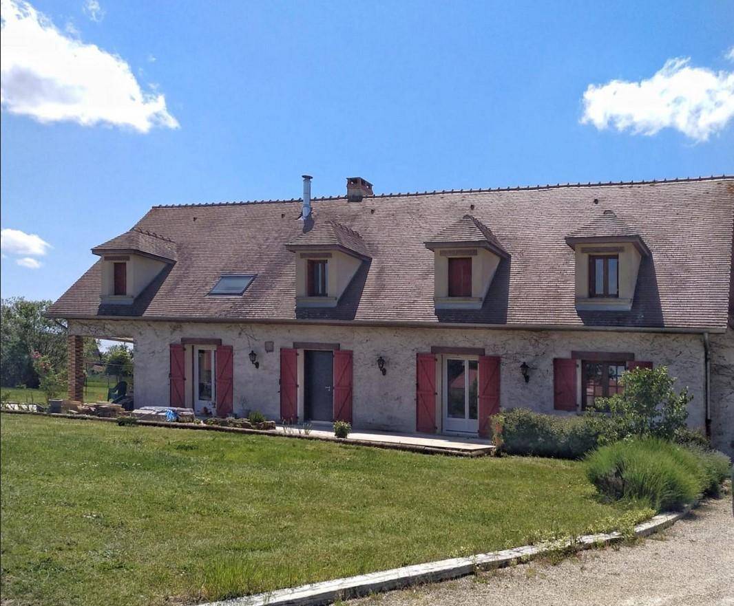 240 M² Gîte ∙ 6 Schlafzimmer ∙ 12 Gäste - Auvergne