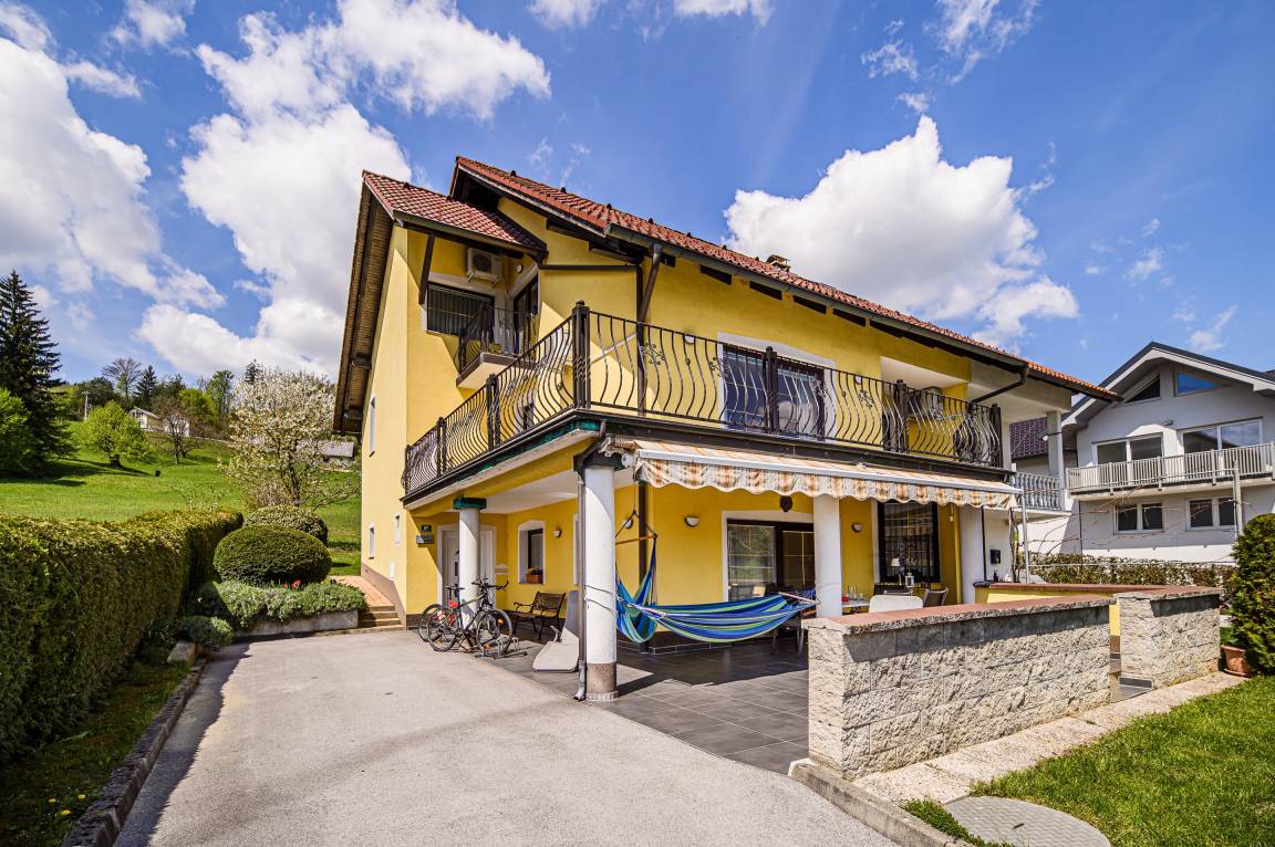 110 M² Apartment ∙ 3 Bedrooms ∙ 9 Guests - Podčetrtek