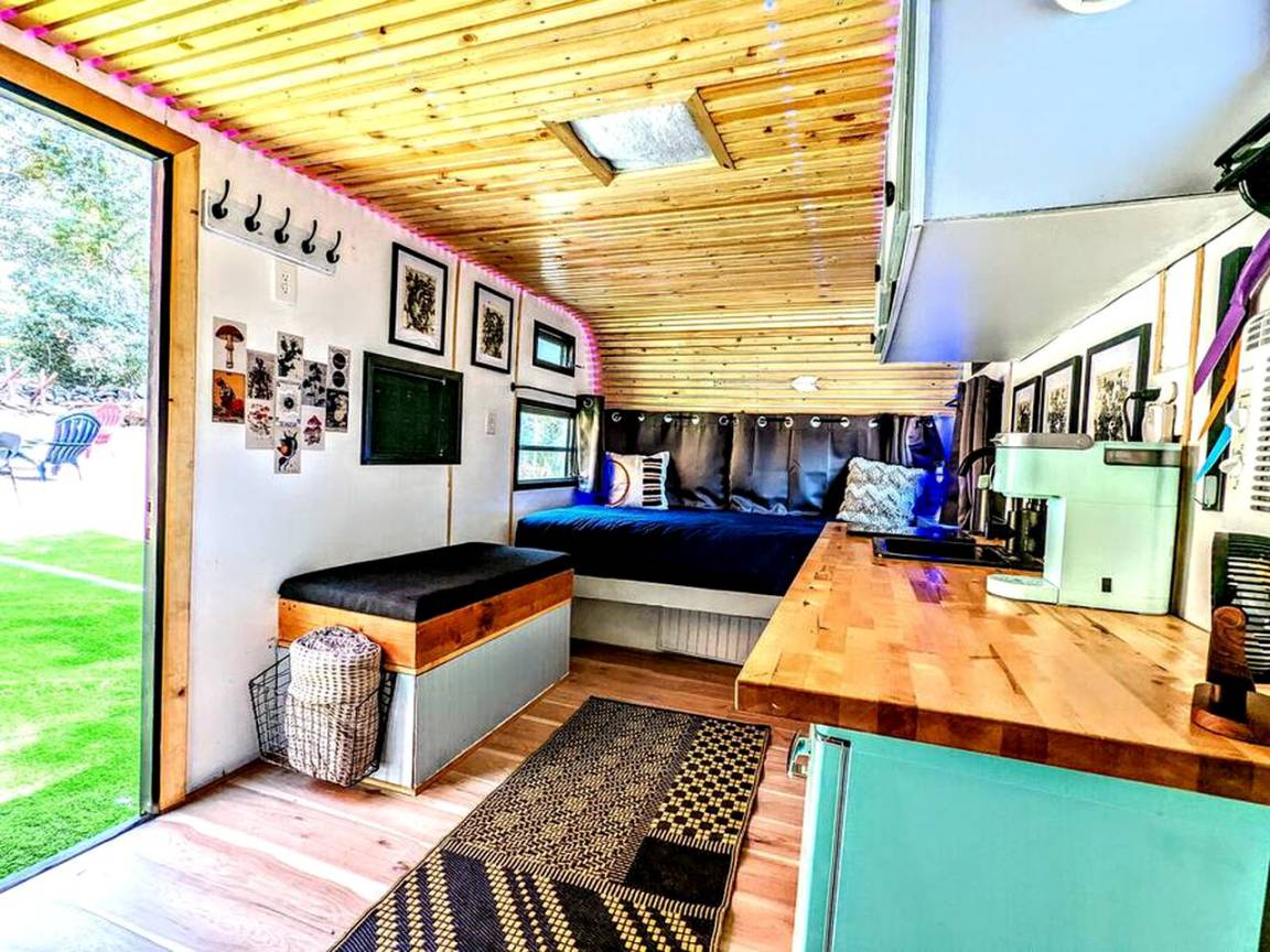 Caravan ∙ 1 Bedroom ∙ 8 Guests - Upper Lake, Castleberry