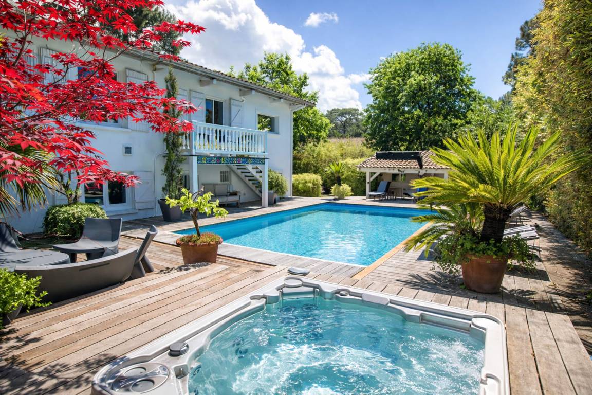 240 M² Villa ∙ 6 Chambres ∙ 14 Personnes - Arcachon