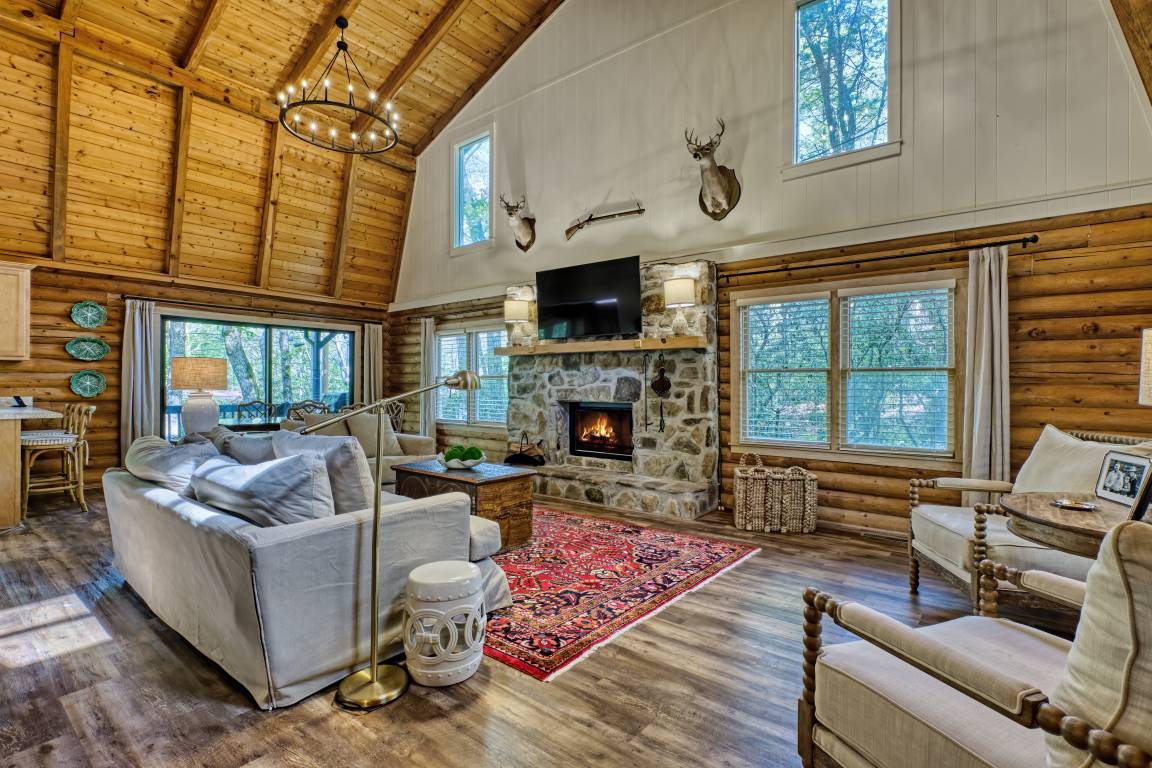 House ∙ 2 Bedrooms ∙ 6 Guests - Highlands, NC